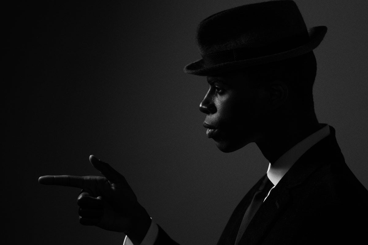 Dramatic Rim Light Portrait with Jeff Rojas and FlashBender 2 – Rogue ...