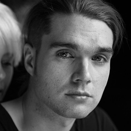 Jeff Rojas Captures an Intimate Couple's Photo Shoot with Minimal Gear ...